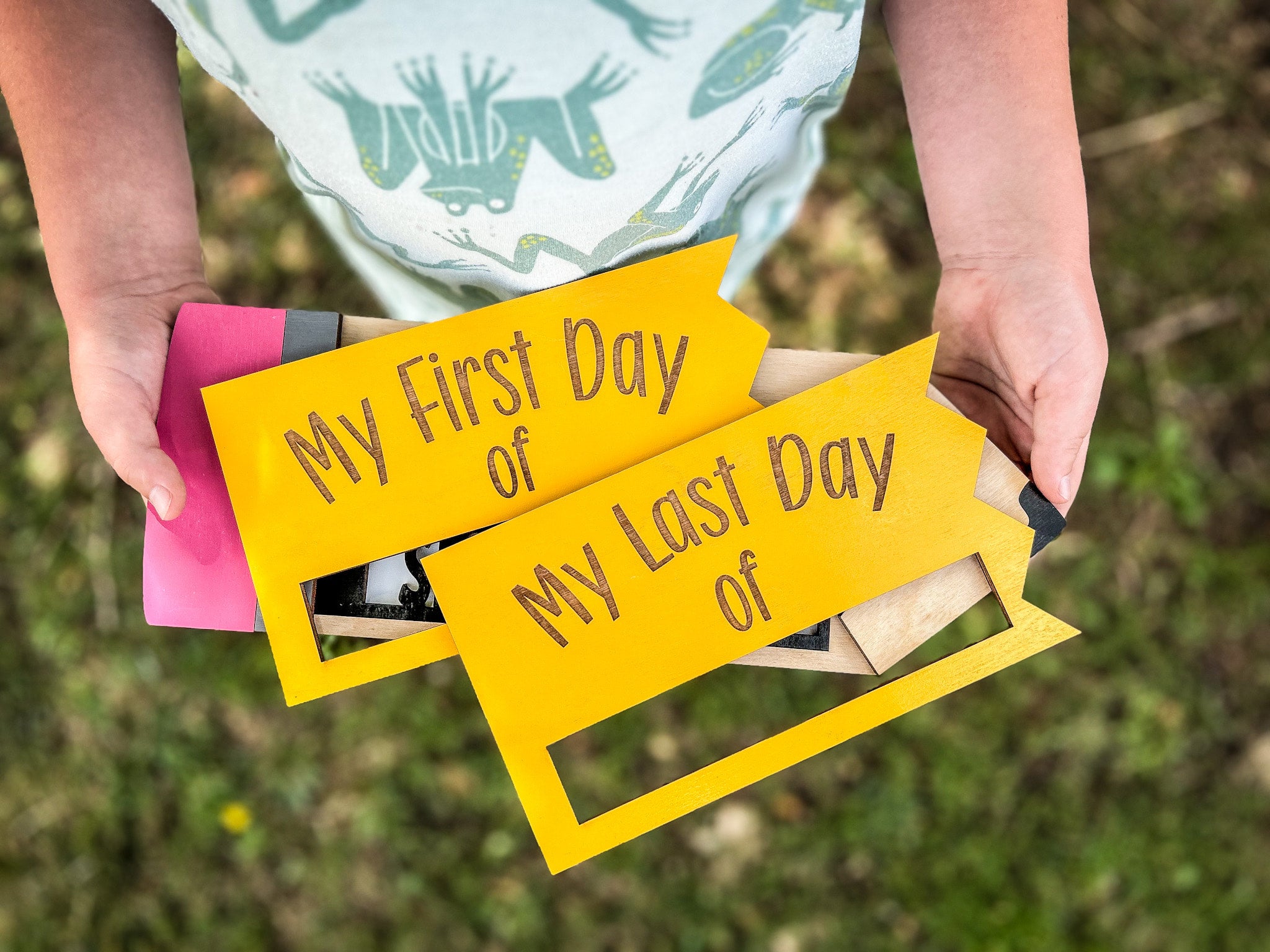 Interchangeable First Day/Last Day Sign | The Mulberry Patch